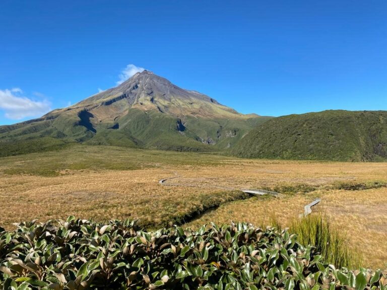 Step By Step Guide To The Pouakai Crossing - Walking Legends