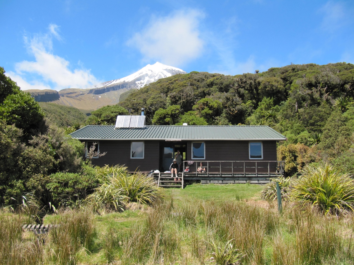 Step By Step Guide To The Pouakai Crossing - Walking Legends